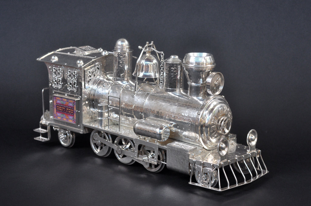 HOLIDAY TRAIN by Luvaton Itzhak and Samuel Mauriciu – Itzhak Luvaton